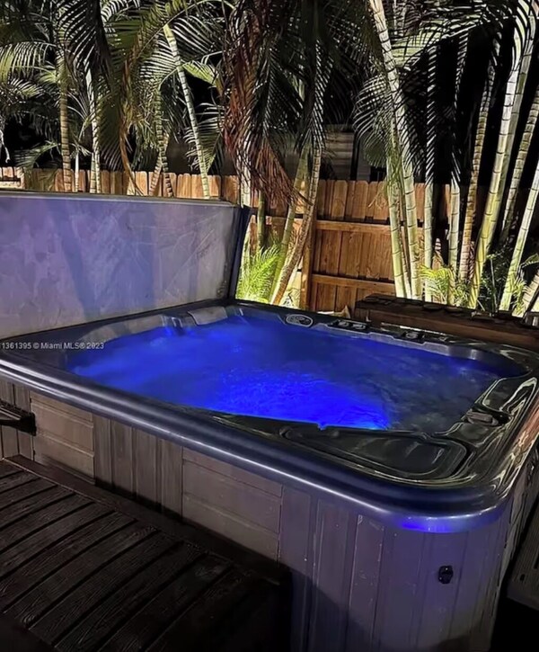 Beautiful Retreat In Fort Lauderdale - Sunrise, FL
