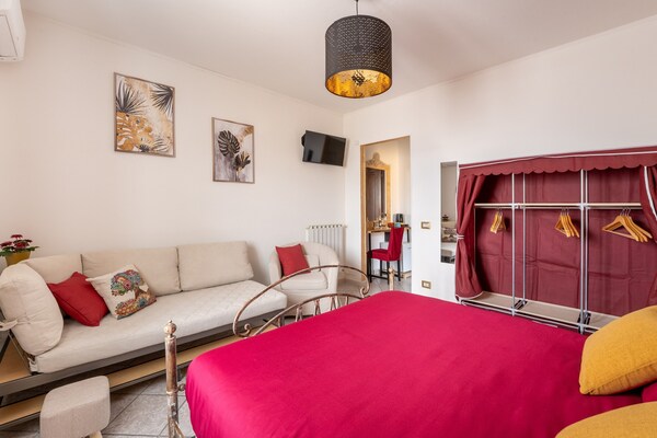 Suite Elegante E Romantica Con Vasca Idromassaggio E Divano Letto - Ciampino