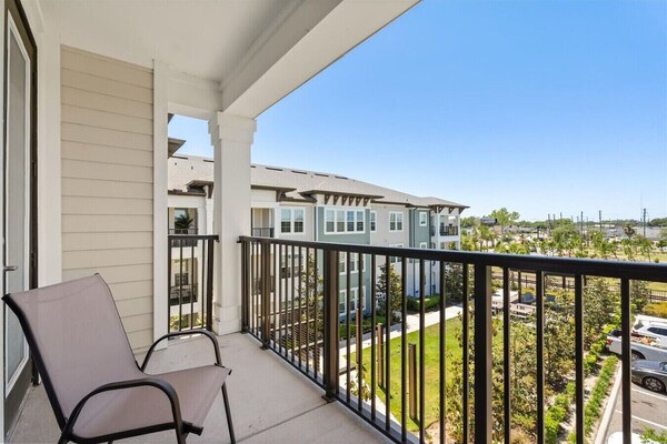 The Garden Luxe Retreat - Winter Garden, FL