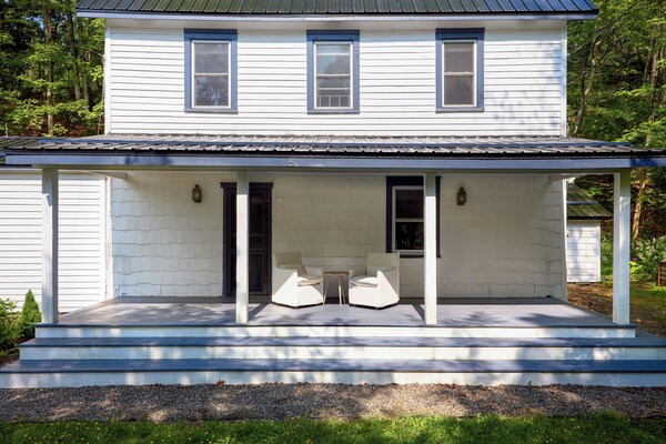 Historic Catskills Farmhouse Cottage By Belleayre - Roxbury, NY
