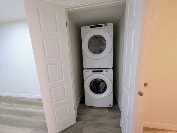 2-bedroom Guest Suite In Sw Calgary With Wifi - Alberta