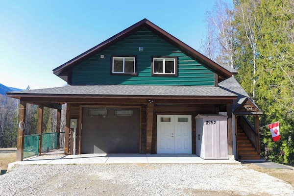 "Newly Built Home" On 5 Acres By The Beach - Nelson