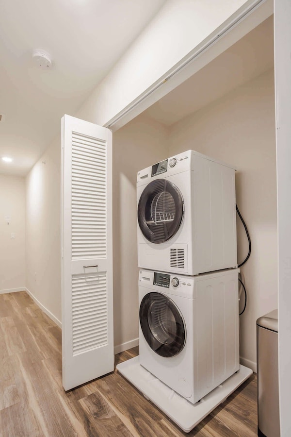 Cozysuites Sky Central 24 - Cincinnati, OH