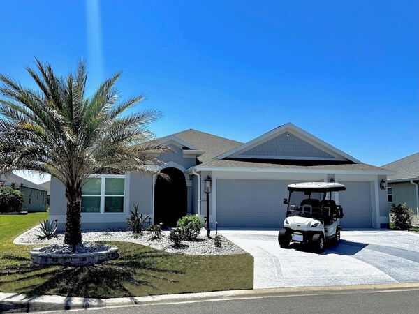 Poolside Palmsmodern Luxury Retreat With Private Resort-style Pool And Electric 4-seater Golf Cart - The Villages, FL