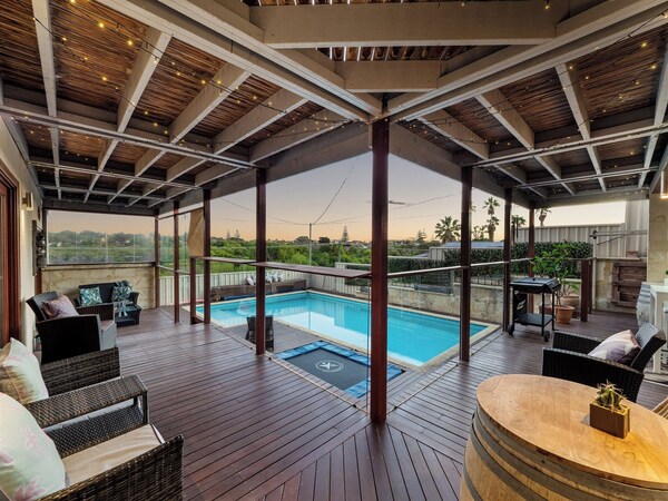 Halls Head Hideaway With Pool  Near Beach & Town - Mandurah