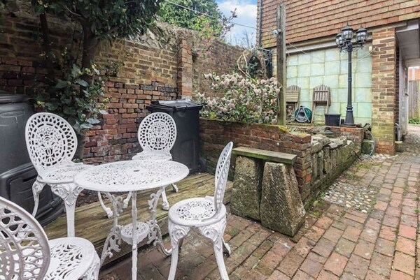 Onsitestays - Rose Cottage: Cozy Lewes Getaway - East Sussex