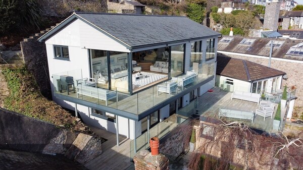 Luxury Riverside Home With Stunning Dart Views - 達特茅斯