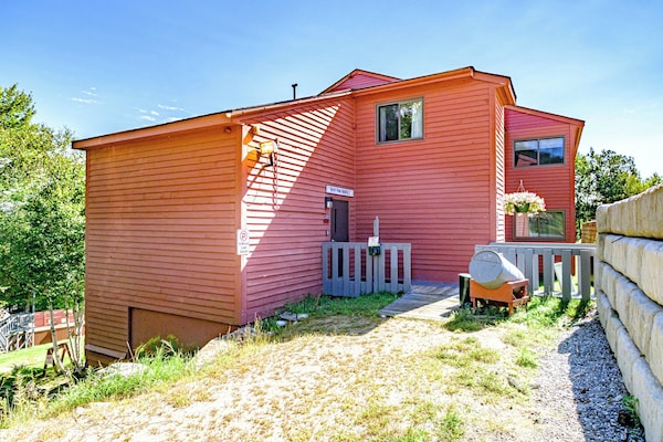 On Mountain Two Bedroom Condo - Bethel, ME