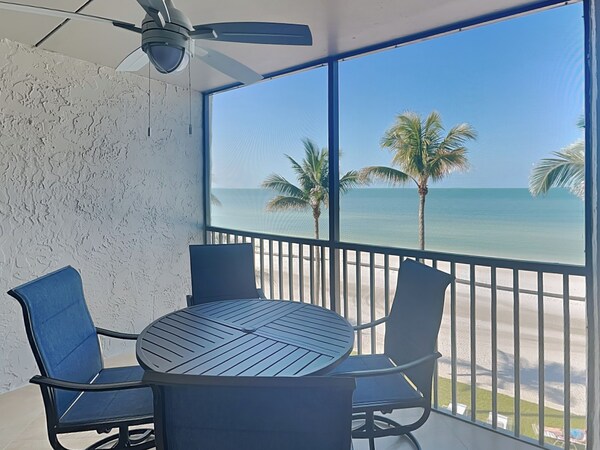 Seaside 307 |  Renovated Beachfront Condo W. Amenities - Fort Myers Beach, FL