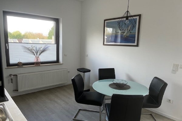 Spacious Apartment In A Central Location Directly On The River Niers And Park - Grevenbroich