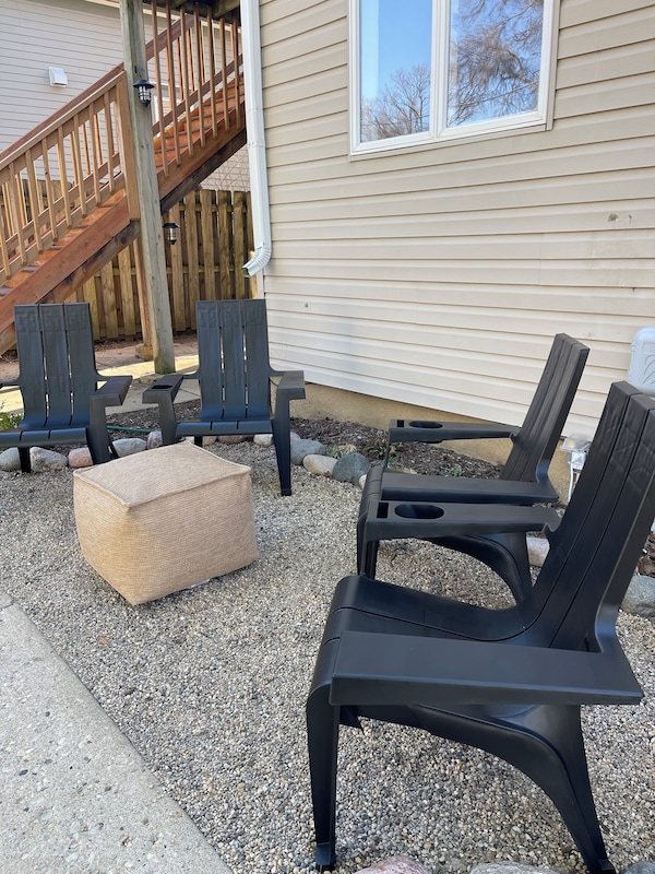 Spacious Chic 3-bdr Apartment In Charming St. Charles For You To Create Memories - Bartlett, IL
