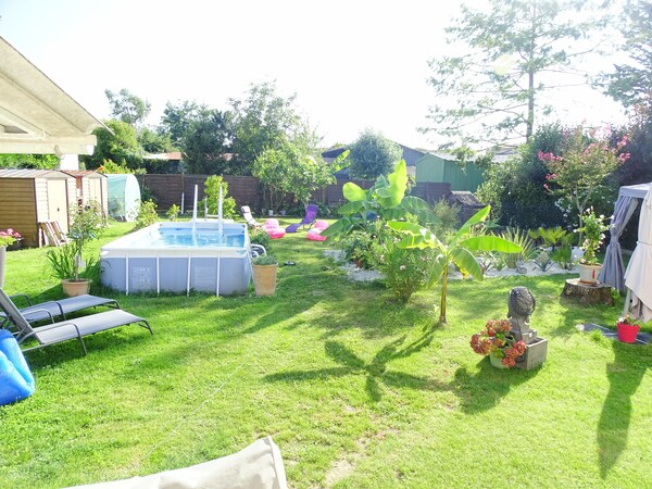 La Datcha\n Dans Un Jardin De 900m2 Arboré De Bananiers Agapanthes Lauriers Rose - Saujon