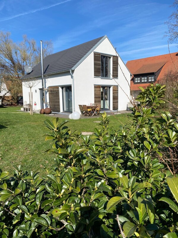 Ferienhaus Annemie - Sehr Gemütliches Und Modernes Haus Mit Schönem Garten - Neustadt an der Aisch