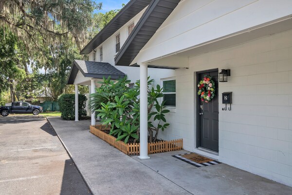 New! Be Our Guest - Cozy Townhome Near Downtown Ocala - Ocala, FL