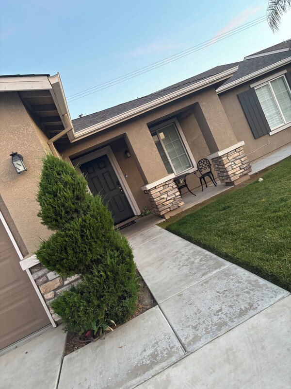 Charming 3-bedroom House With Wifi, Ac In Delightful Fresno - Fresno, CA