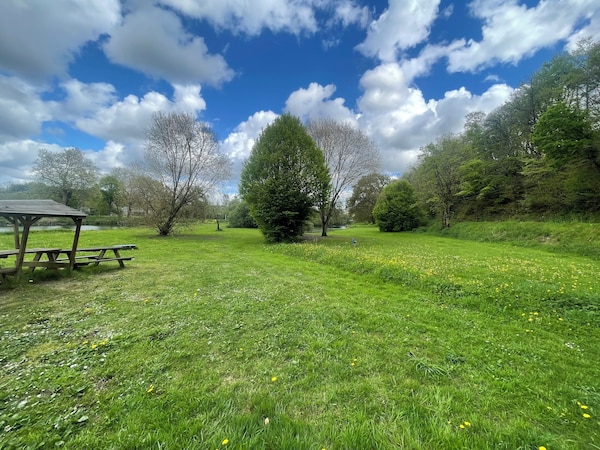 Large House Over 3 Floors In Quiet Village Setting Close To Canal & Country Walk - Châteauneuf-du-Faou