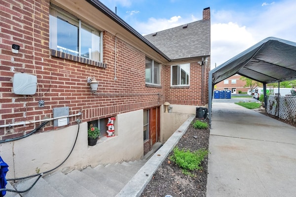 ~The Hideaway~ Cozy Private Basement Unit~ Close To Downtown & Ski Resorts~ - West Valley City, UT