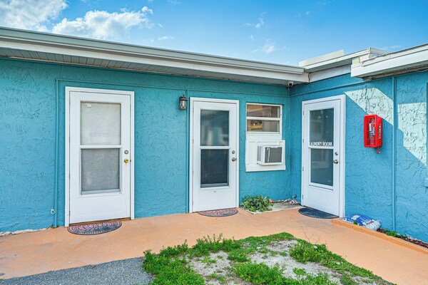 < 1 Mi To Beach: Hudson Apt W/ Fishing Dock Access - Hudson, FL