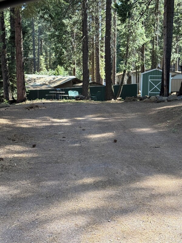Bear Necessities \N2 Bed 2 Bath Located On Lake Almanor Ca - Greenville, CA