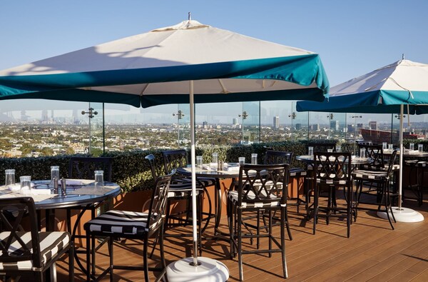 Vista Suite At The London West W/ Private Balconies Near Beverly Hills Shopping - Burbank, CA