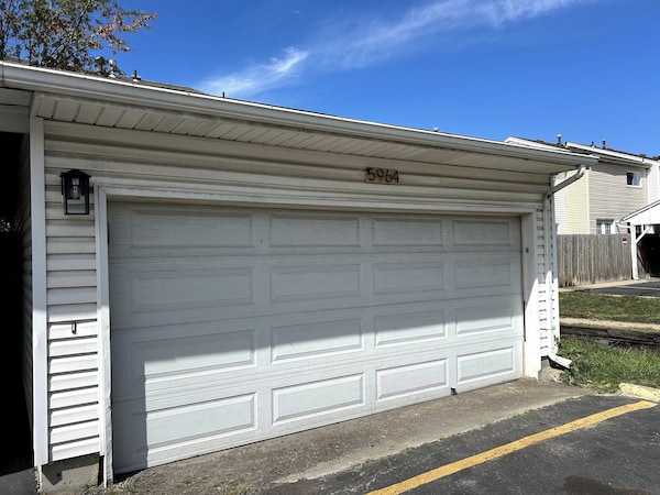 Urban Modern Retreat + Garage Parking - Kansas City, MO