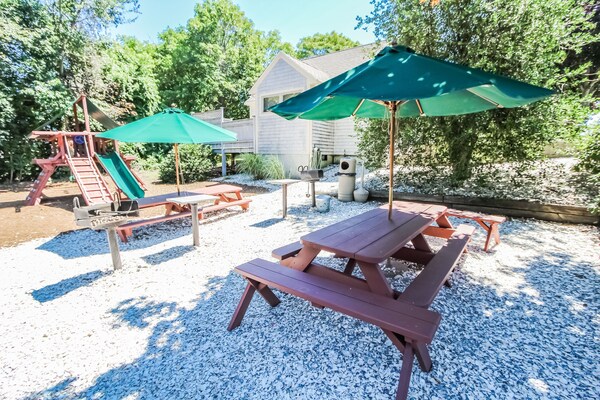 Studio Retreat W/ Pool & Kitchenette In Yarmouth - Barnstable, MA