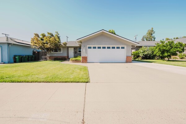 Charming, Quite And Quaint  3-bedroom House With Wifi And Ac In Lodi - Lodi
