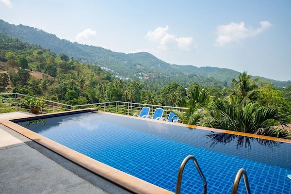 Cosy Room With Sea Views, Private Balcony, Shared Pool, Kitchen, And Close To Dining And Nightlife. - Ko Samui