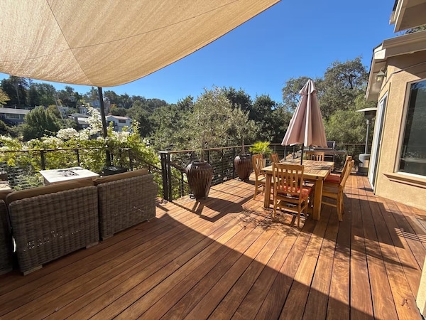 Spectacular Valley Views 6-bedroom House With Wifi, Ac In Charming Emerald Hills - San Mateo, CA