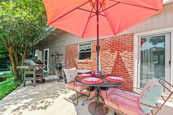 Spacious Family Retreat  Pet-friendly  Near Beach & More - ビロクシ, MS