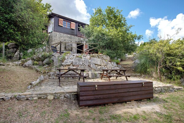 Country House 'Quinta Do Castelo - Casa De Madeira' With Mountain View, Wi-fi And Air Conditioning - Óbidos