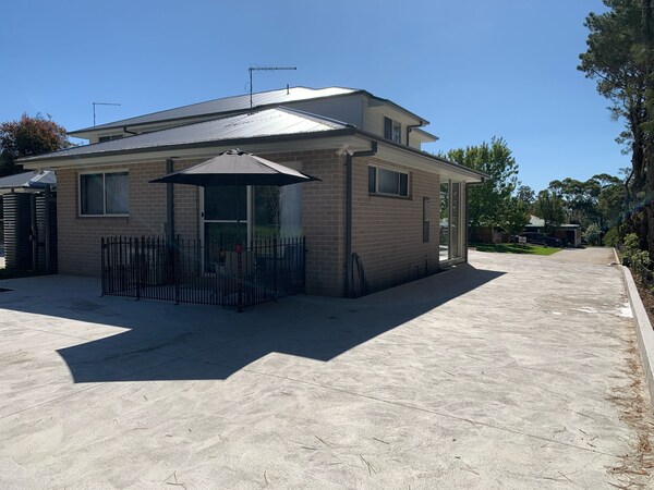 Stay And Relax 2 - Is A Private, New Stylish Cottage, In The Southern Highlands - Alpine