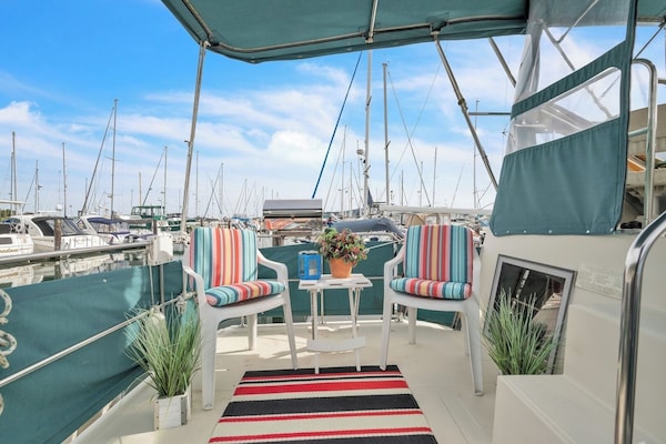 Sleep Aboard 36ft Yacht In Anacortes Marina - 아나코티스