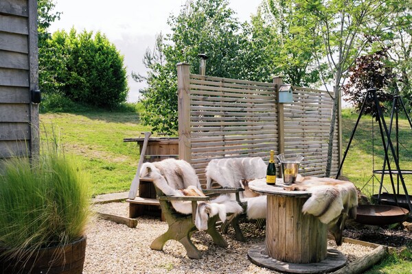 Herbie's Shepherd's Hut - Sleeps 2 & Hot Tub - Lincolnshire