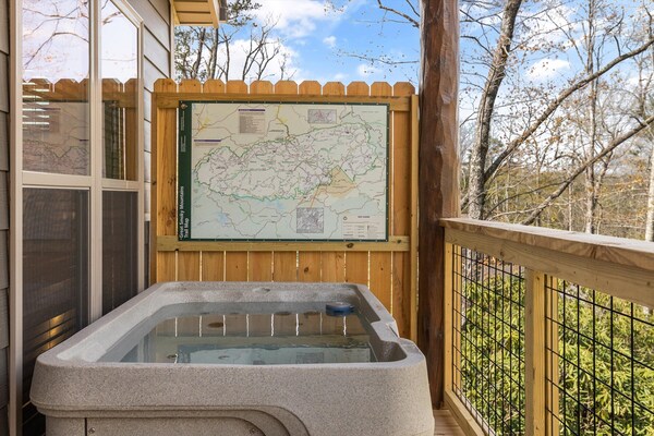 Hot Tub Treehouse Cabin #5 | 24 Min To Gatlinburg - Cosby, TN