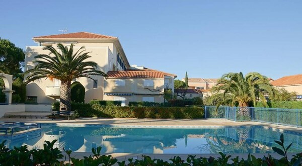 Location Pour 4 Personnes Dans Résidence Avec Piscine Au Lavandou - Île du Levant