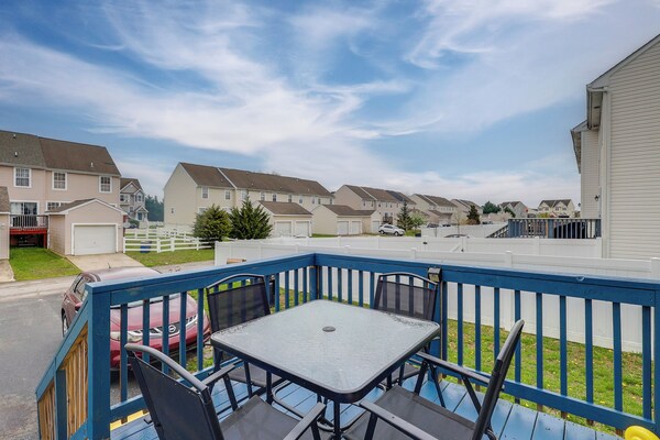3 Mi To Dtwn: Townhome W/ Deck In Dover - Dover, DE