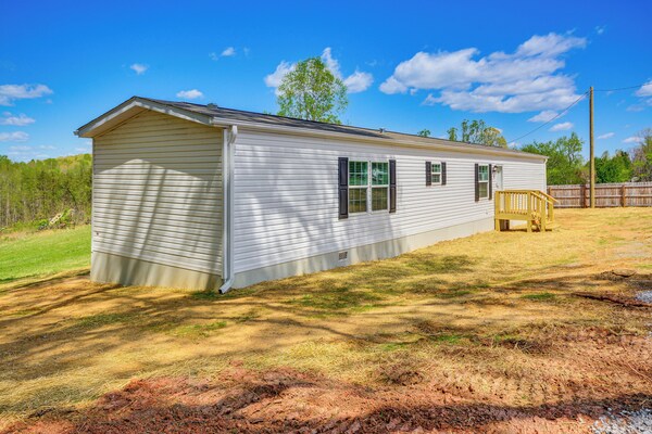 8 Mi To Main Street: Home W/ Yard In Bedford! - Bedford, VA