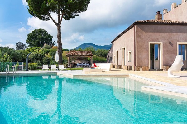 Villa En Santa Venerina Con 5 Habitaciones, Capacidad 10 - Trecastagni