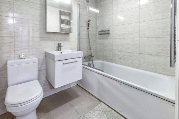 Lovelly 1 Bedroom Apartment In Gloucester Road - Kingston upon Thames