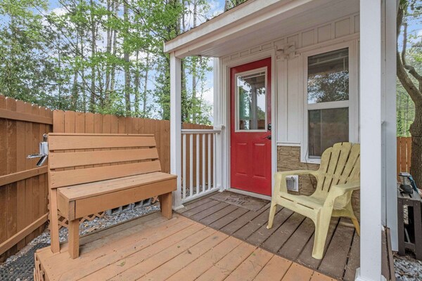 Modern Tiny Cabin For Two - Roswell, GA