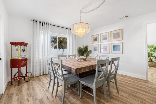 Castaway Cottage: Near Img And Beaches - Anna Maria Island, FL