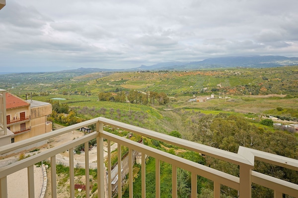 Venere Apartment Cozy Apartment In Sicily Overlooking The Mediterranean Sea - Ribera
