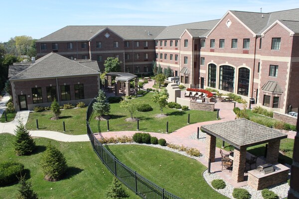 Free Breakfast Buffet Daily. Indoor Pool. Gym. Studio In A Great Location. - Carmel, IN