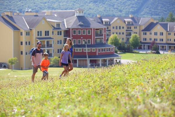 Mountainside Condo W/ Access To Pool + Ski Shuttle - Ludlow, VT