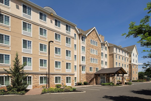 1 Bedroom | Free Breakfast. Pool & Hot Tub - New Jersey