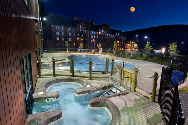 Suite + Fireplace & Balcony | Onsite Waterpark - Greek Peak Mountain Resort, Cortland