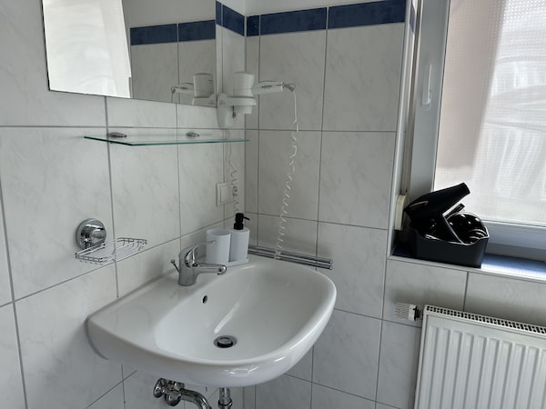 Holiday Apartment 3 - 2x Sofa Bed - 2 Bedrooms - Rust