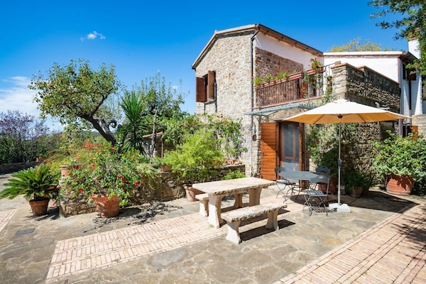 Villa Santa Venere - Five Bedroom Villa, Sleeps 15 - Acciaroli