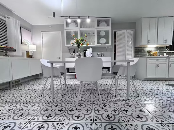 Luxury Living In Dallas - Lancaster, TX